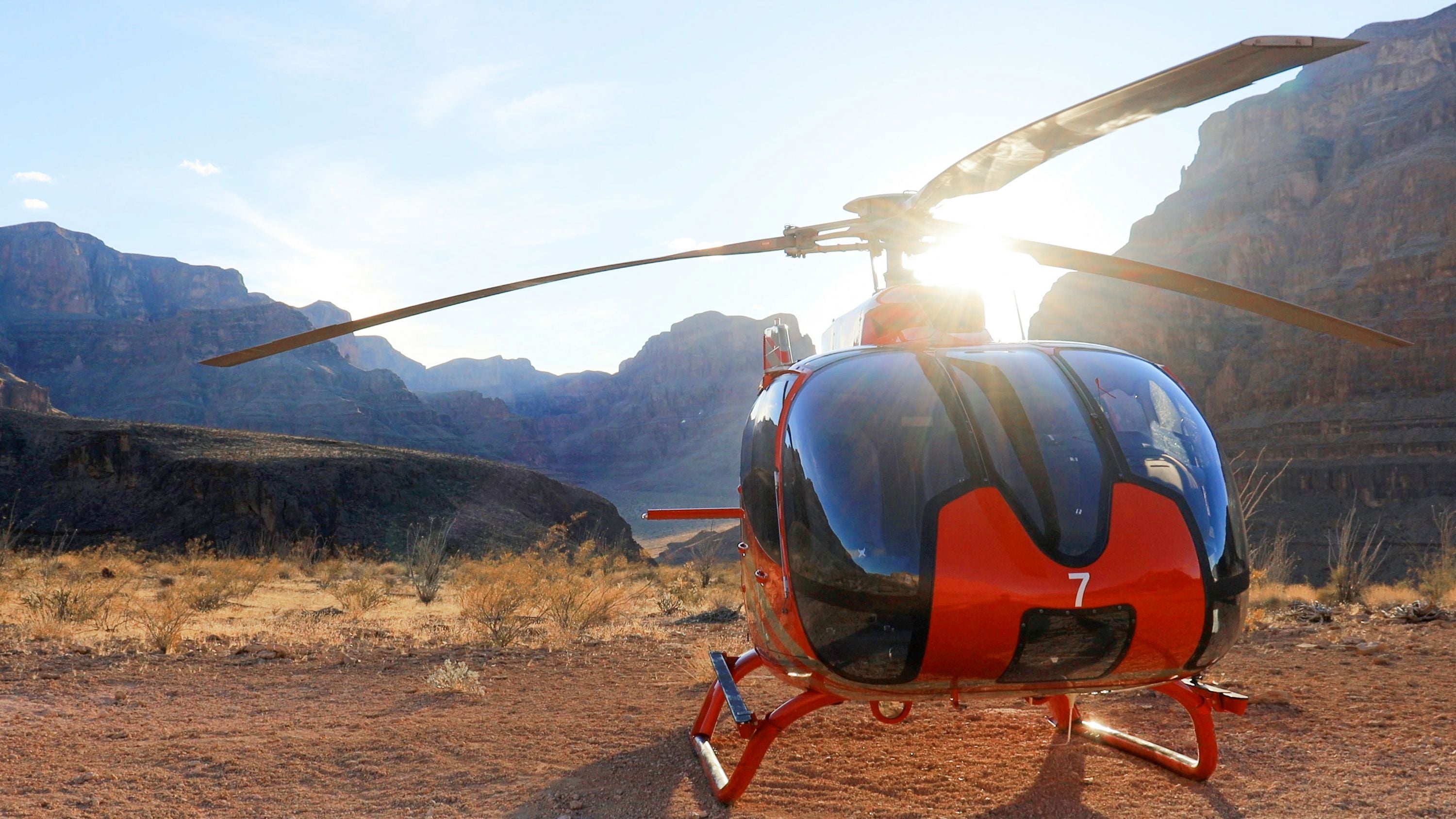 Las Vegas Helicopter Night Flight: See the Neon Lights of Sin City ...